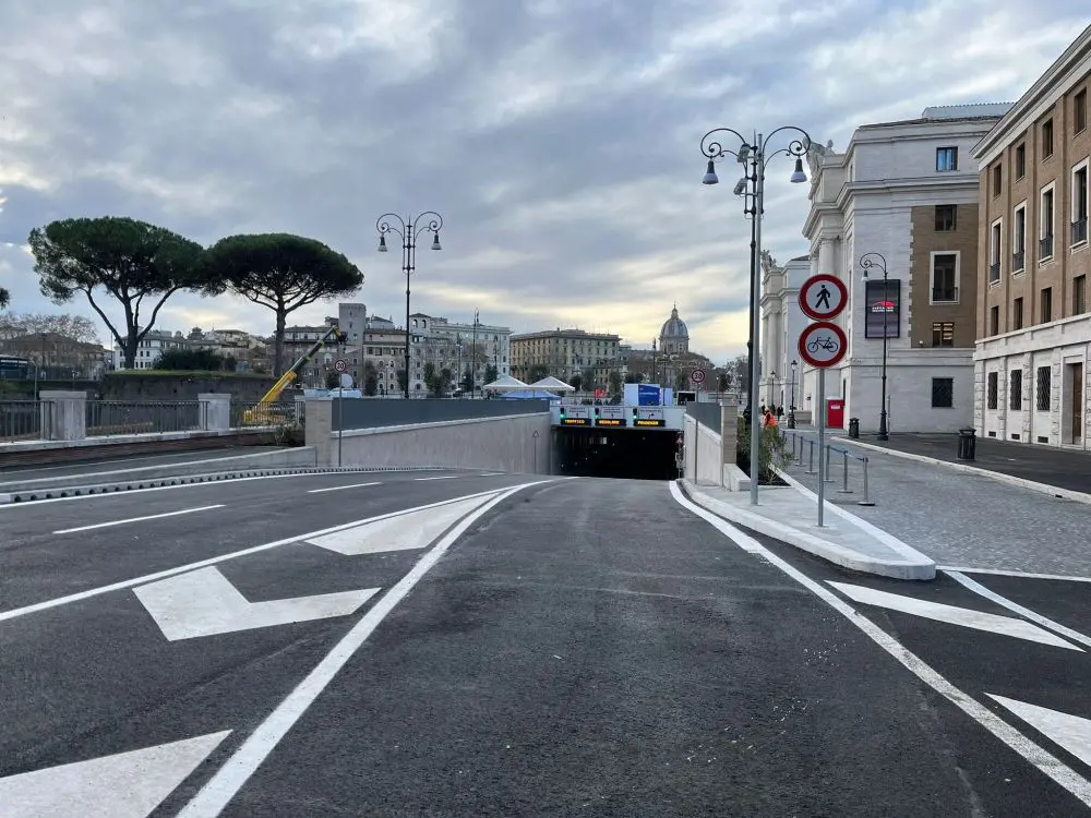 Roma, inauguratala la nuova piazza Pia. Meloni: è il metodo Giubileo ...